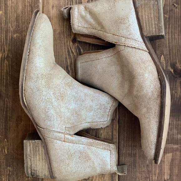 Diba | Shoes | Diba Size Chelsea Bootie Gold | Poshmark